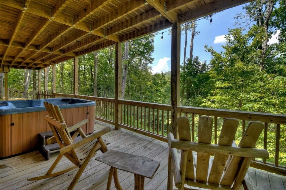 NEW LISTING: 3BR Secluded Aska Cabin — Hot Tub, Mountain Views, Dogs ...