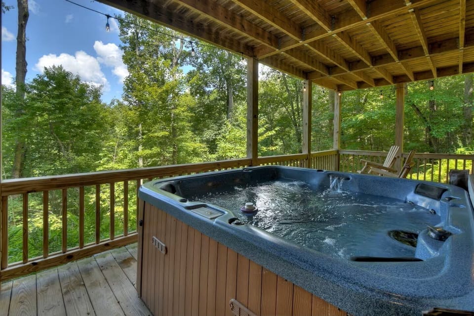 NEW LISTING: 3BR Secluded Aska Cabin — Hot Tub, Mountain Views, Dogs ...