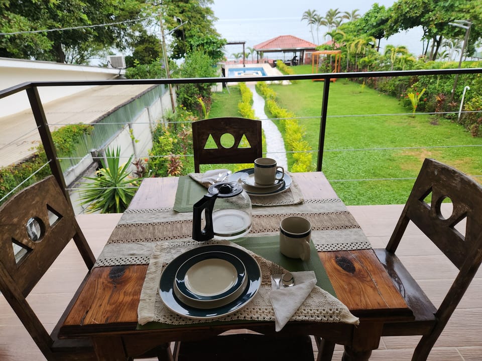 Spacious 4-bedroom house in marvelous Lake Coatepeque, Santa Ana with ...