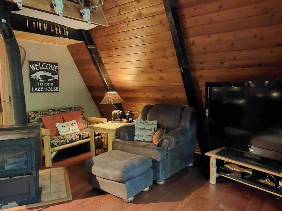 Cadre extérieur reculé sur la superficie du lac Hamlin-bain à remous ...