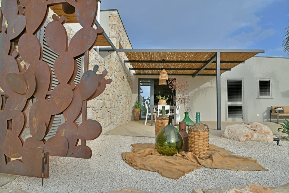 Rariki, hillside villa, 4 minutes from beaches and views of the Ragusa ...