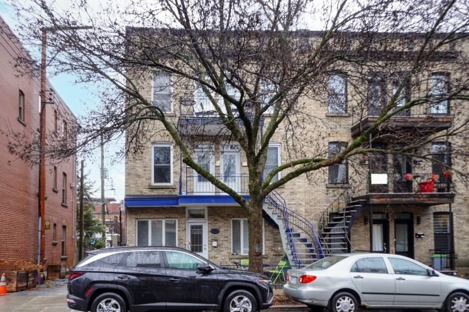 #131 - Lovely Open Concept unit in Plateau Mont-Royal | Laval ...