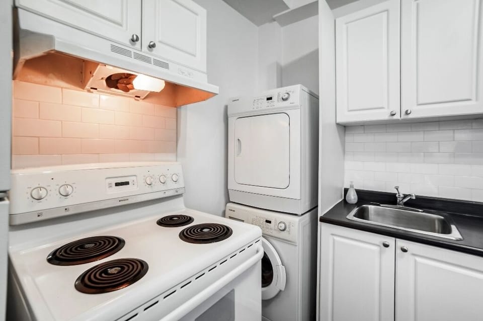 #131 - Lovely Open Concept unit in Plateau Mont-Royal | Laval ...