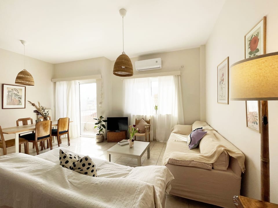 Spacious and stylish apartment in the heart of Kalamata | Messenia ...