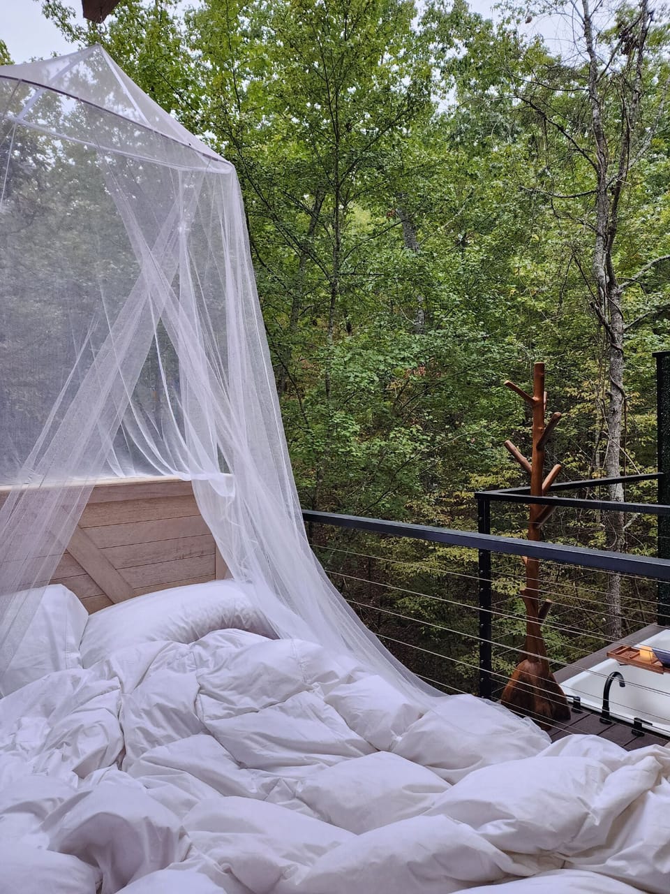 Treetopia Treehouse!Waterfall!3Story Slide!OutdoorBed!Nest Hottub!Sauna ...