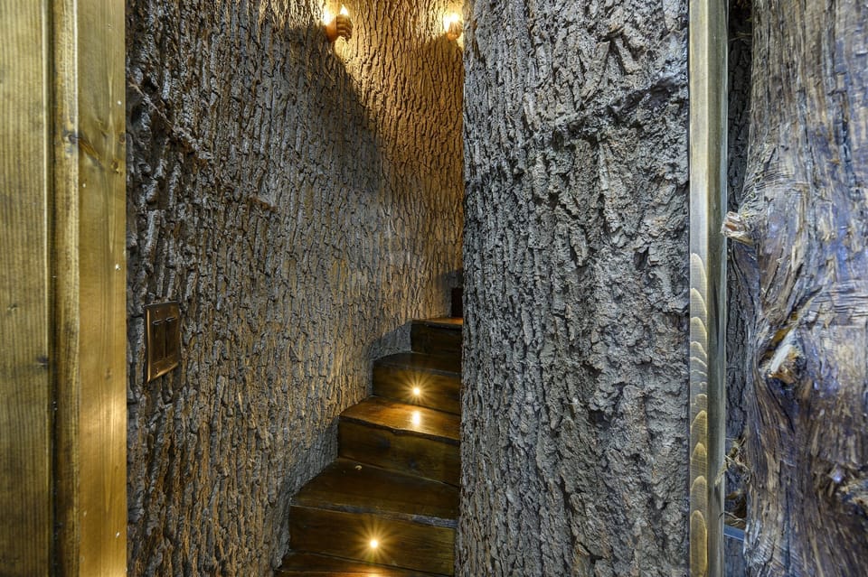 Treetopia Treehouse!Waterfall!3Story Slide!OutdoorBed!Nest Hottub!Sauna ...